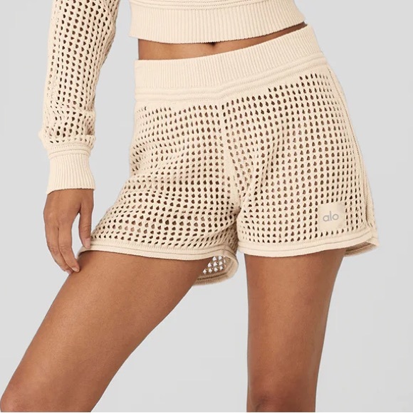 ALO Yoga | Shorts | Nwt Alo Yoga Openknit Highwaist Chase The Sun Short ...